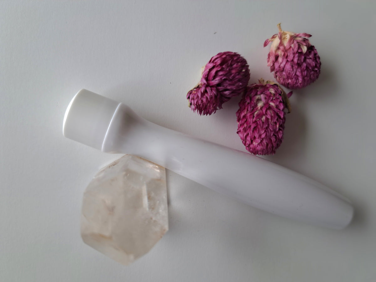 Bright Eyes Bio Retinol Coffee Eye Roller – Lunah Life
